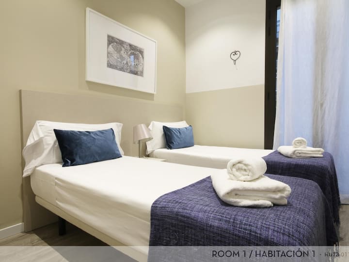 Apartment With Small Balcony · Sagrada Familia 32 - Barcelona