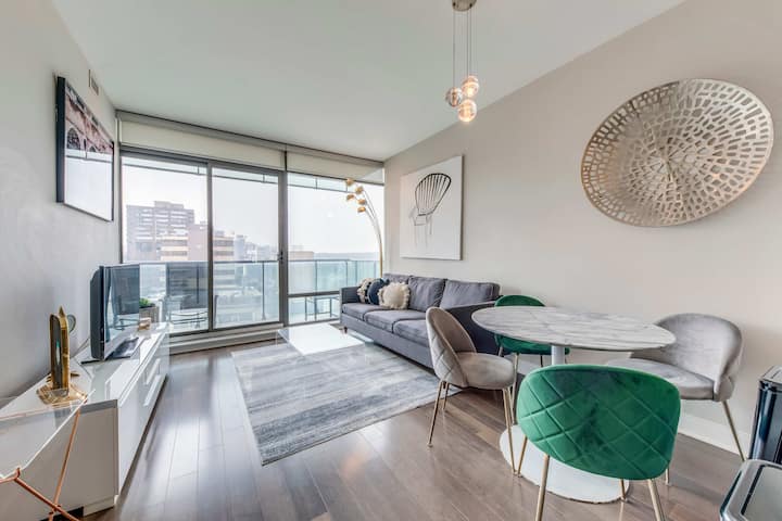 Exquisite Yorkville 1 Bedroom Condo - Toronto, ON