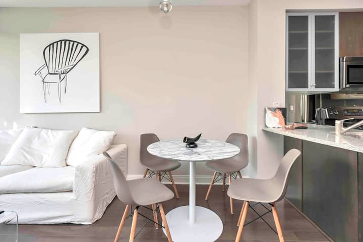 Exquisite Yorkville 1 Bedroom Condo - Toronto
