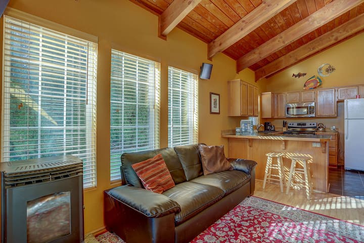 Waveseeker - Walk To Downtown, Sweet Retreat - White Salmon, WA