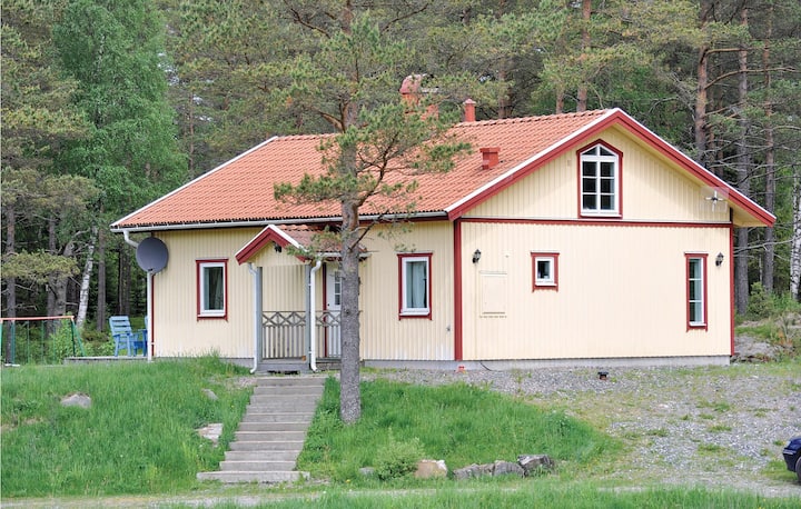 3 Bedroom Lovely Home In Hedekas - Munkedal