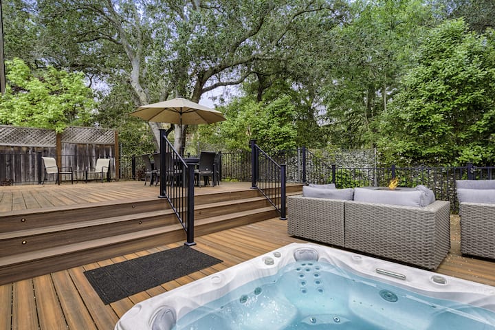 Spacious 4bd/3ba Hot Tub, Firepit & Expansive Deck - Sonoma, CA
