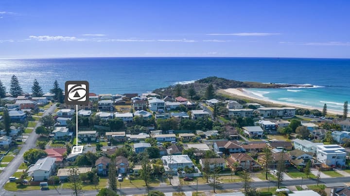 Yamba Daze Sunset - First National Holidays - Yamba