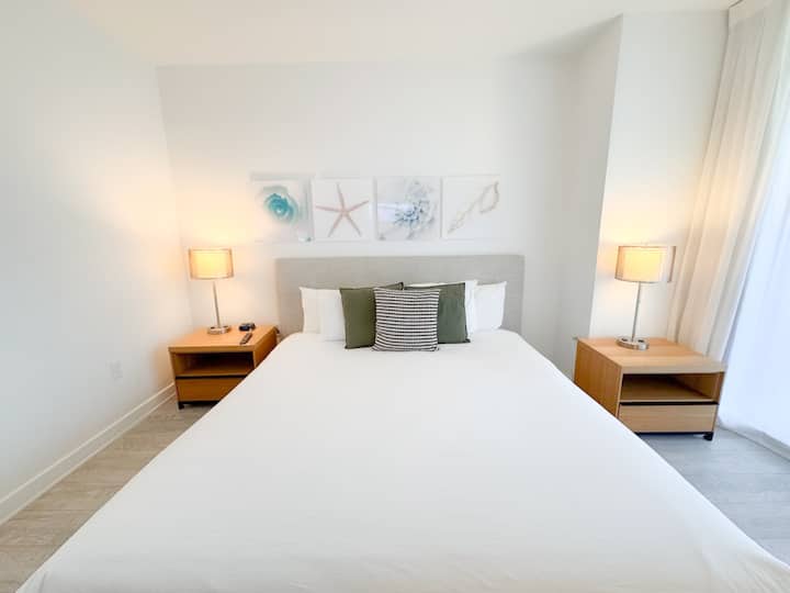 Amazing One Bedroom Apartment Great Location - Hallandale Beach, FL