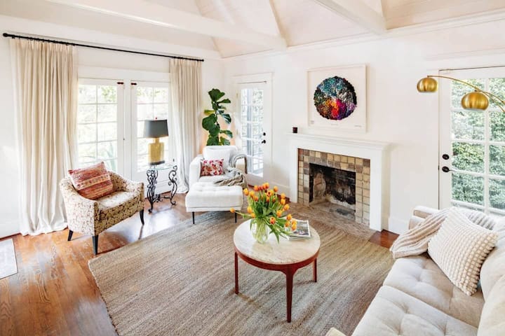 Holly Cottage - Los Angeles, CA