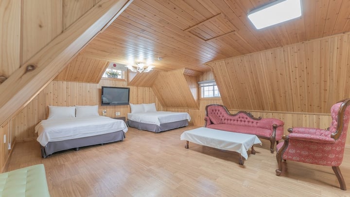 독특한 공간의 원목 구조가 특별한 추억을 헬싱키 - Gyeongju-si