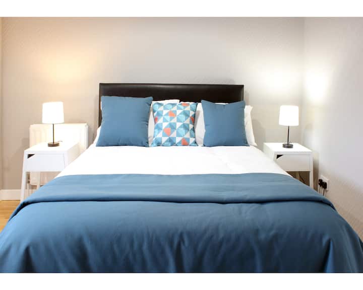 2br Apt W/ Safe Parking, Free Wifi - Dungannon