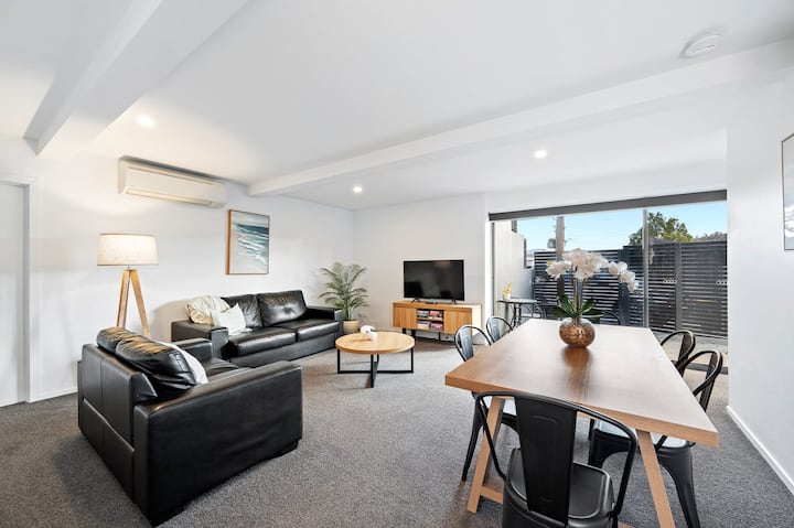"The Retreat" With Car Park 10 Min To Cbd/airport. - Cambridge