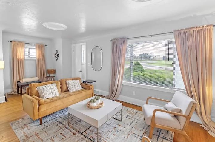 Cozy 3br Home | Perfect For Business + Family Stay - Auburn Hills, MI