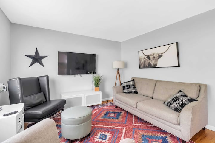 Beautiful Retreat Home Near Auburn Hills/waterford - Pontiac, MI