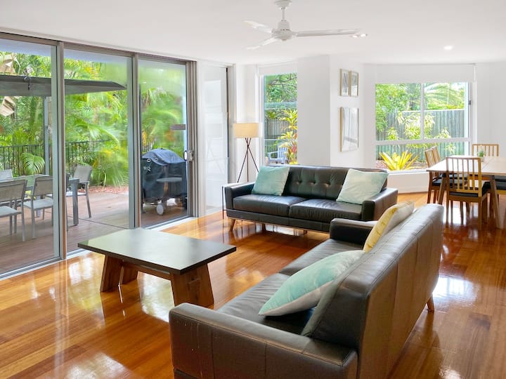 Maggies Beachfront Apt. 2 - Townsville