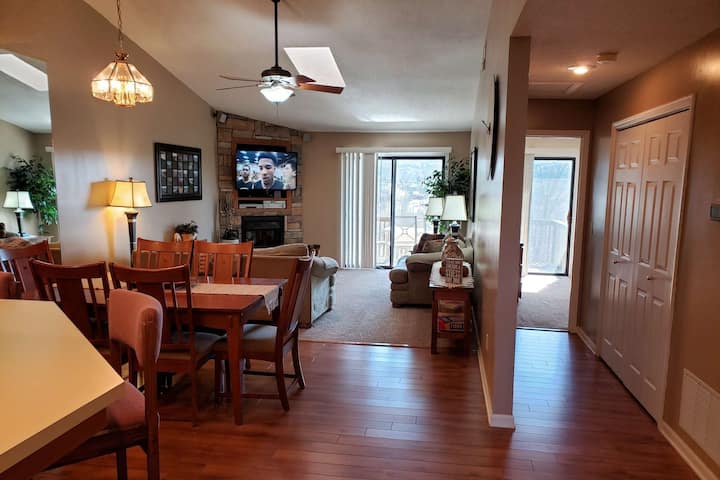 Free Sdc Tic. Top-floor Condo, Gated Golf Course Community-pointe Royale! Flat Screens. Peacefull. - Branson, MO