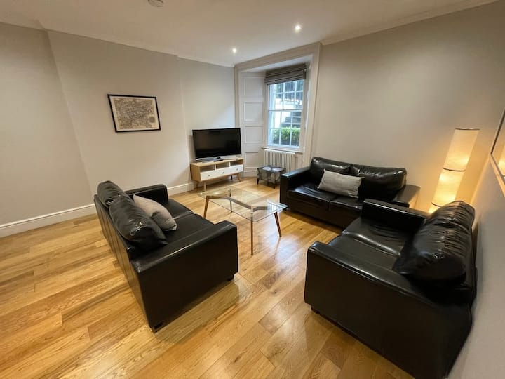 Luxury 3 Bedroom Flat In The Heart Of Edinburgh - Edinburgh