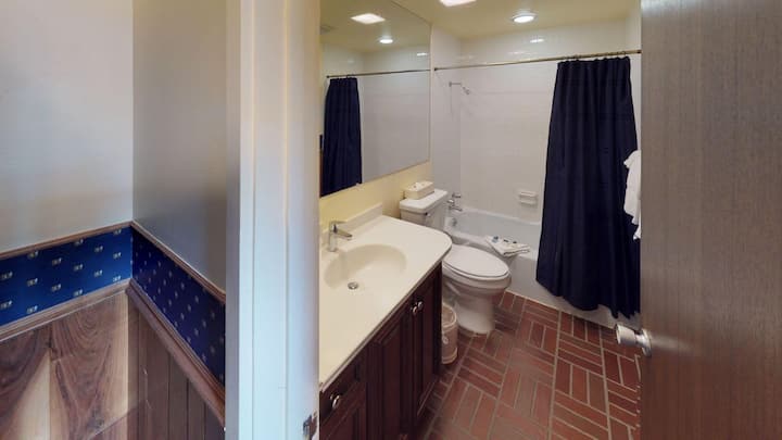 Vintage Condo @ Manor Vail - Includes Bfast - Vail, CO