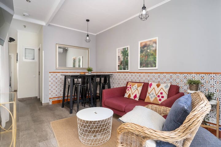 Spacious 4br Home In Poble Sec - Barcelona