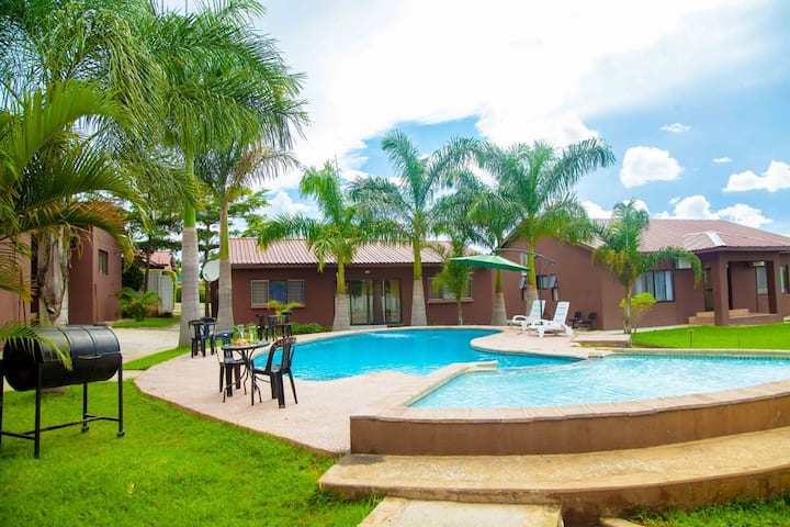 Business Suite| Generator| Wifi | Pool | Breakfast - Lusaka