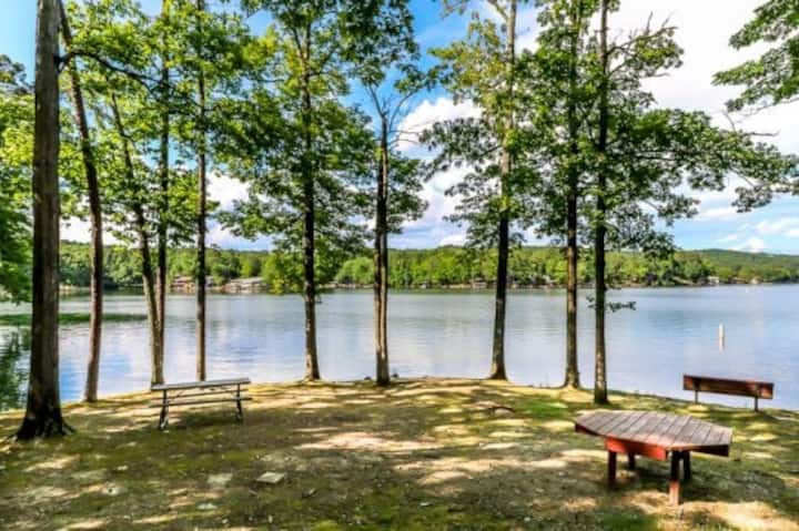 Homey, Roomy, With Lake View! - Hot Springs Village, AR