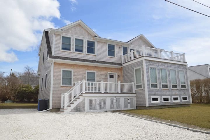 Between The Beaches - Newport, RI