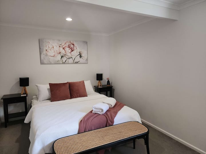Private Suite - Walk To Lake & Town - Taupo
