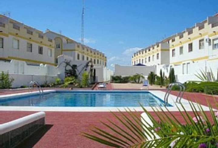 Sun-filled Beach House, A Short Stroll To The Sea - Pilar de la Horadada