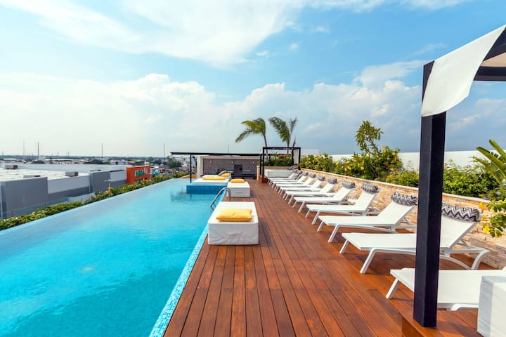 Luxury 1 Br Condo - 2 Pools, Gym - The City Condos - Cozumel
