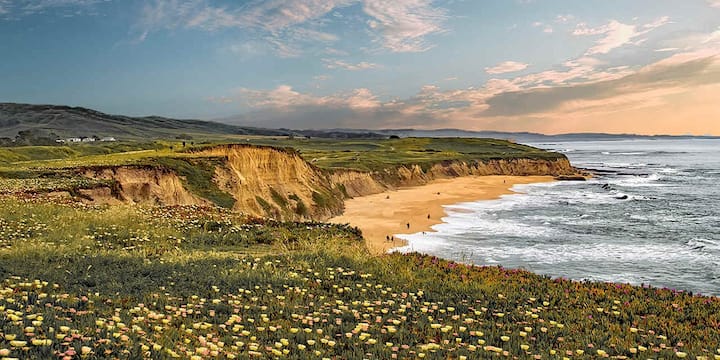 Briar Rose Room - Mill Rose Inn - Half Moon Bay, CA