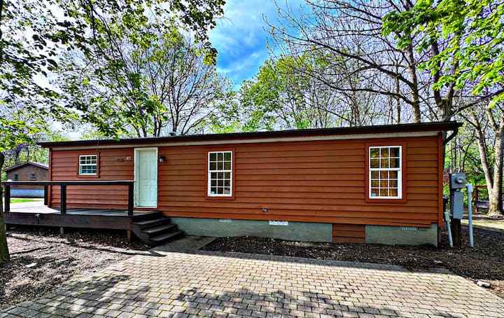 3 Bedroom 2 Bathroom Vacation Rental Home In The I - Put-in-Bay, OH