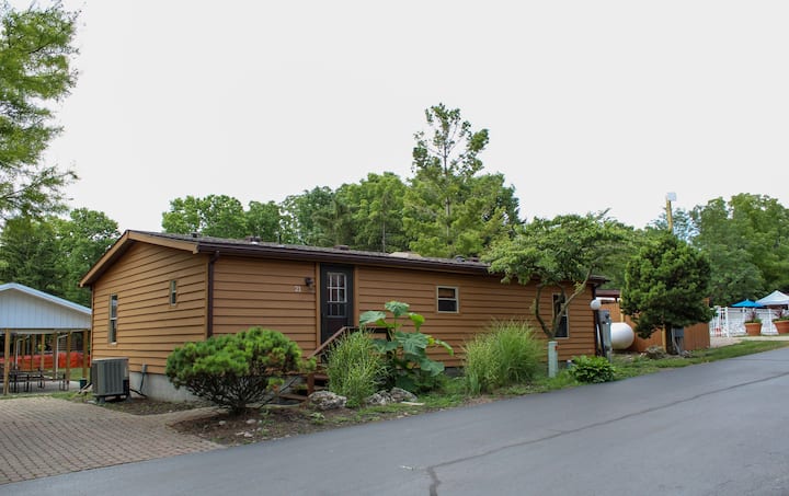 Island Club Rental Home At Put-in-bay. 3 Br 2 Ba A - Put-in-Bay, OH