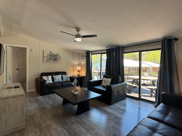Island Club Rental Home At Put-in-bay. 3 Br 2 Ba A - プット=イン=ベイ, OH