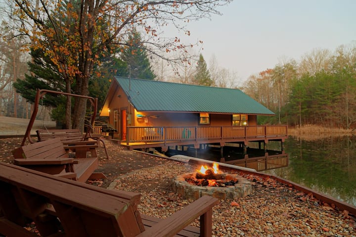 Knott's Landing| 1 Br| Floating Cabin - Clarkesville, GA