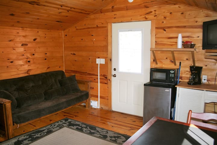Economy Cabin 7 - Sturgis, SD