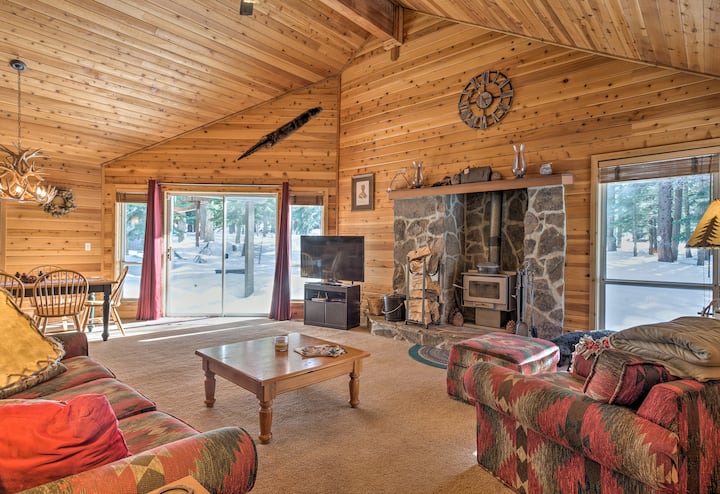 Cabin < 2 Mi To Tahoe Donner Downhill Ski Resort - Truckee, CA