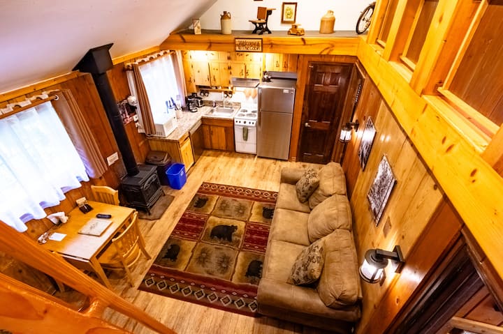 Alpen Way Chalet Mountain Lodge - Bountiful Cabin - Evergreen, CO