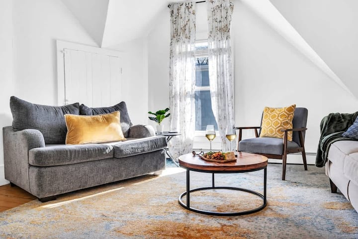 2br Apt | Full Kitchen | 10 Min To Old Port - Portland, ME