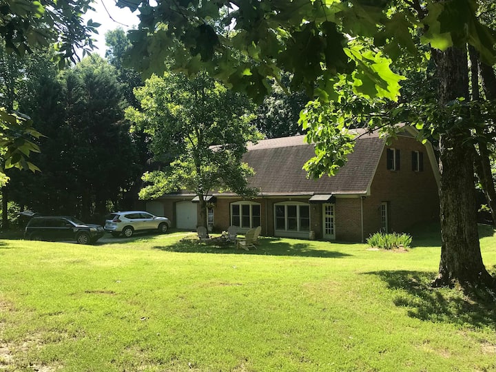 Fork Inn Blackberry House- Pvt Cabin (Bb1) - Fairview, TN