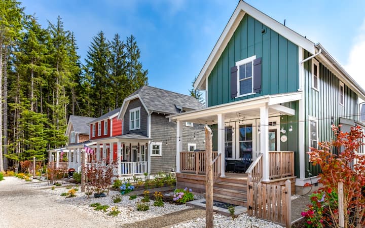 Seabrook's Miss B Haven, A Dog-friendly Home! - Pacific Beach, WA