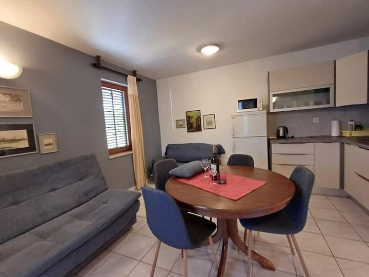 Charming Apartment Vinko For Up To 3 Guests - Krk, Hırvatistan