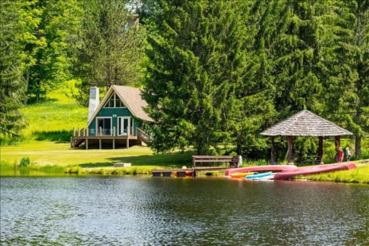 Ml02-cozy Lake Front Chalet W/ Hot Tub! - Canaan Valley, WV