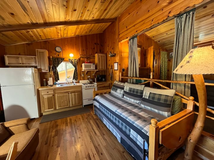 The Solitude Cabin @ Pine Haven Resort - Estes Park, CO