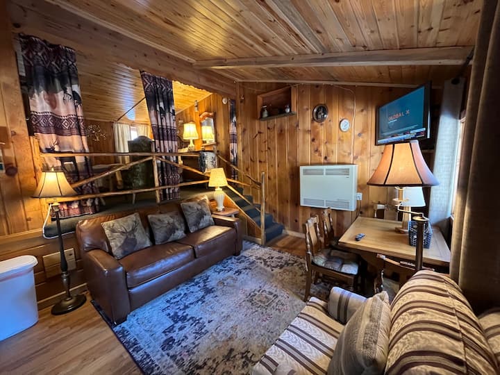 The Aztec Cabin @ Pine Haven Resort - Estes Park, CO