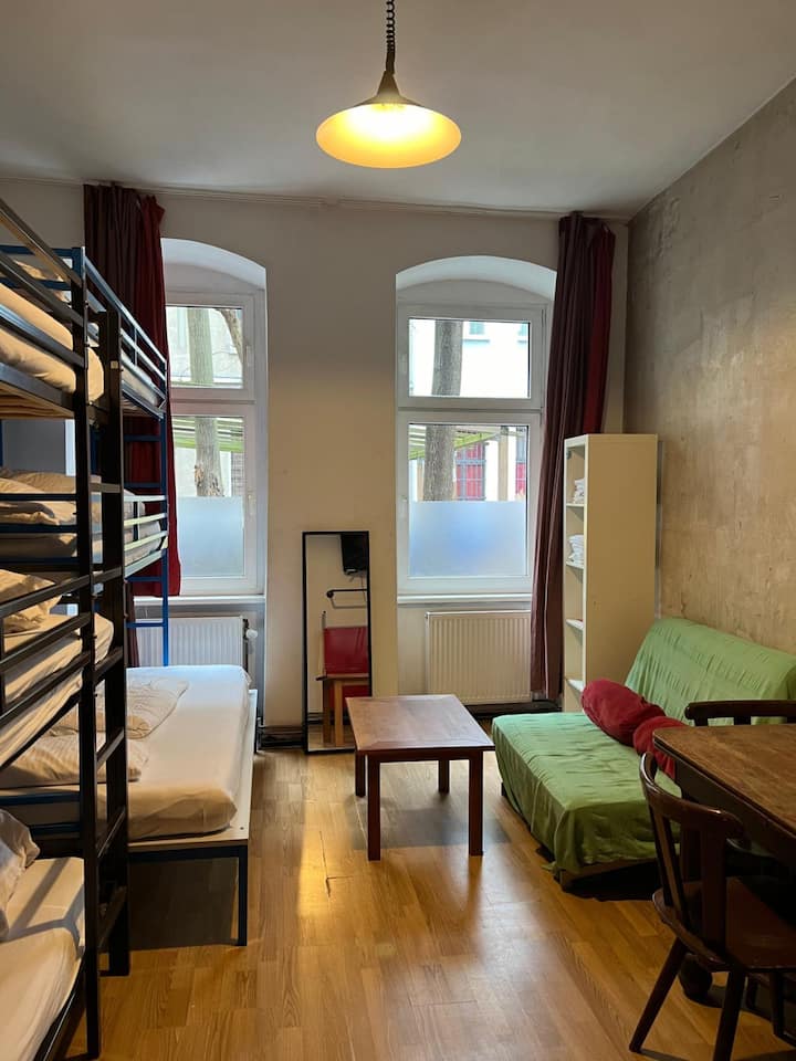 Simple Apartment In Kreuzberg - Berlino