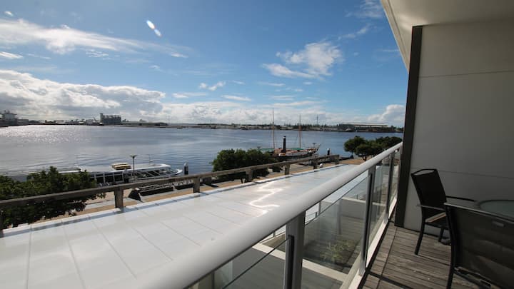 Newcastle Harbourfront Apartment - Newcastle