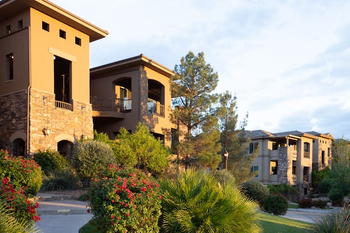 Coral Vista Suite | Fireplace, Jacuzzi, Pools, Bbq - Utah