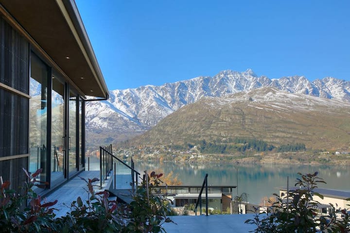 Luxury Lake Lookout Offers A Jaw-dropping Panorama - Queenstown, New Zealand