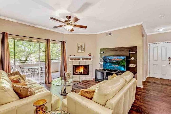 Serene Two Bedroom Two Bath Phoenix Condo - Phoenix, AZ