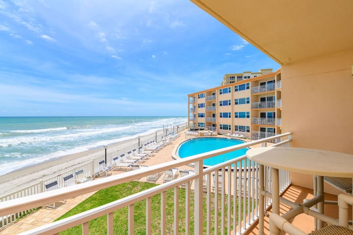 Direct Oceanfront View W/ Large Heated Pool - Satellite Beach, FL