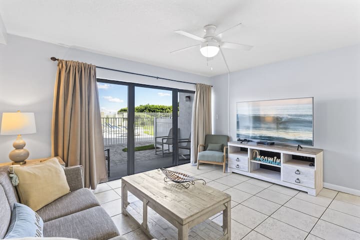 Oceanfront Paradise Walk Right To The Beach & Pool - Cocoa Beach, FL