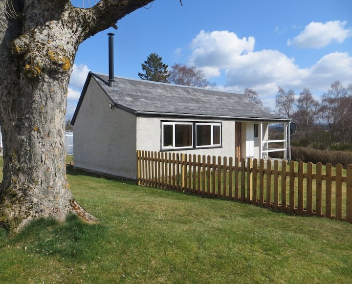 Cosy Cottage Accommodation For 2 - Loch Garten