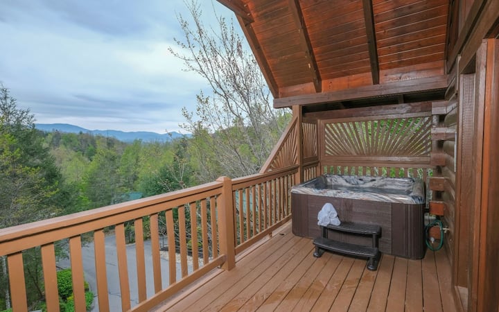 Siesta Ridge - Bubbly Hot Tub, Foosball, Fireplace - Gatlinburg, TN