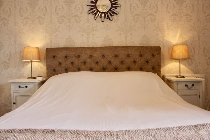 East Pilton Farm Cr - 2 Bed Apartment W Parking - Edinburgh